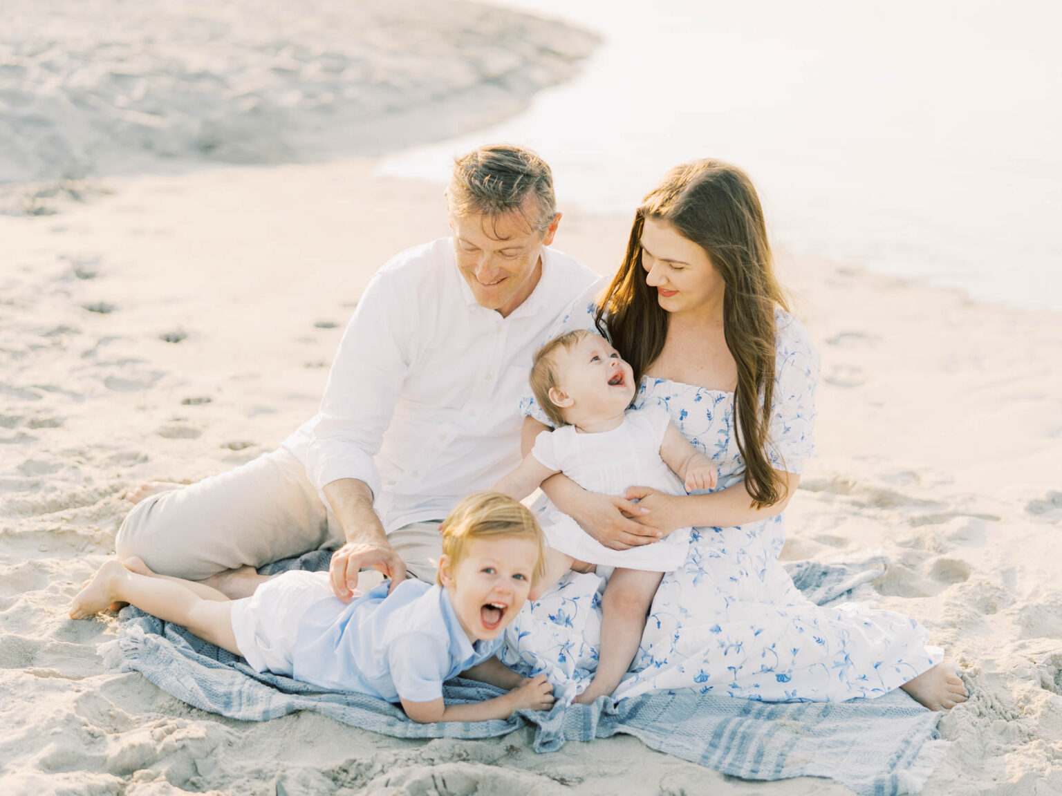 A Windy, Wonderful Sunset Family Session at Drake's Island Beach ...